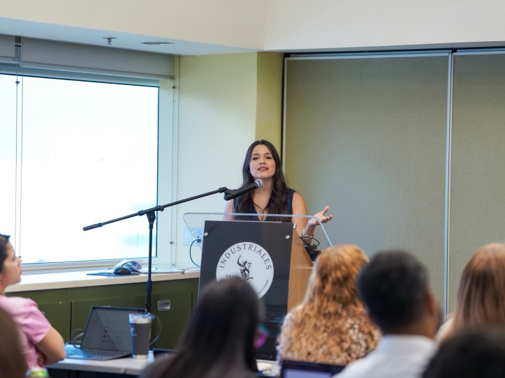 Lanzan programa práctico sobre inteligencia artificial con enfoque ...