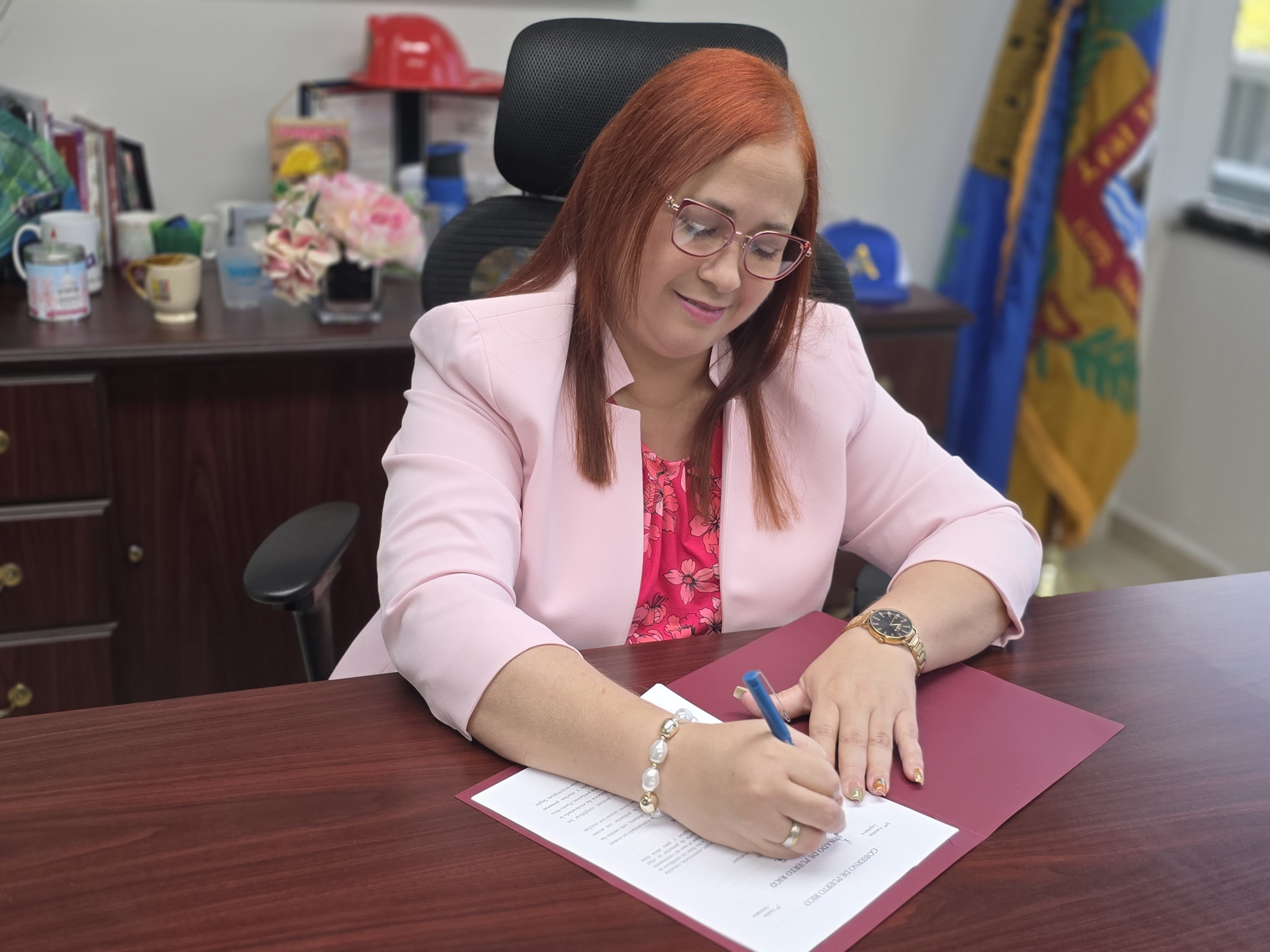 Senadora Karen Román Rodríguez impulsa legislación para establecer ...